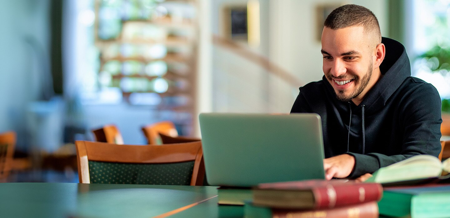 Grupo Anaya transforms customer management with Salesforce | NTT DATA