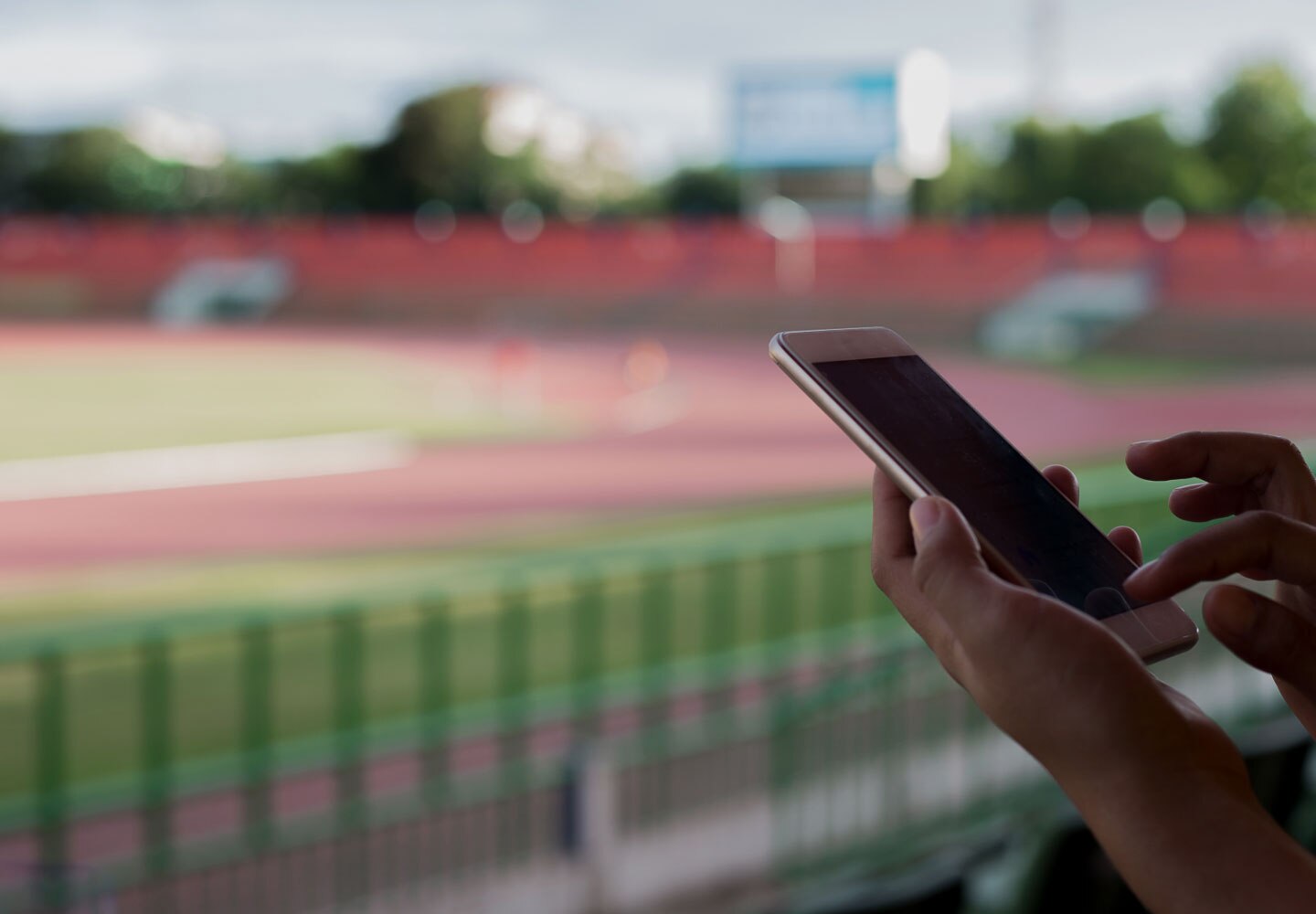 An uninterrupted connection with a private mobile network | NTT