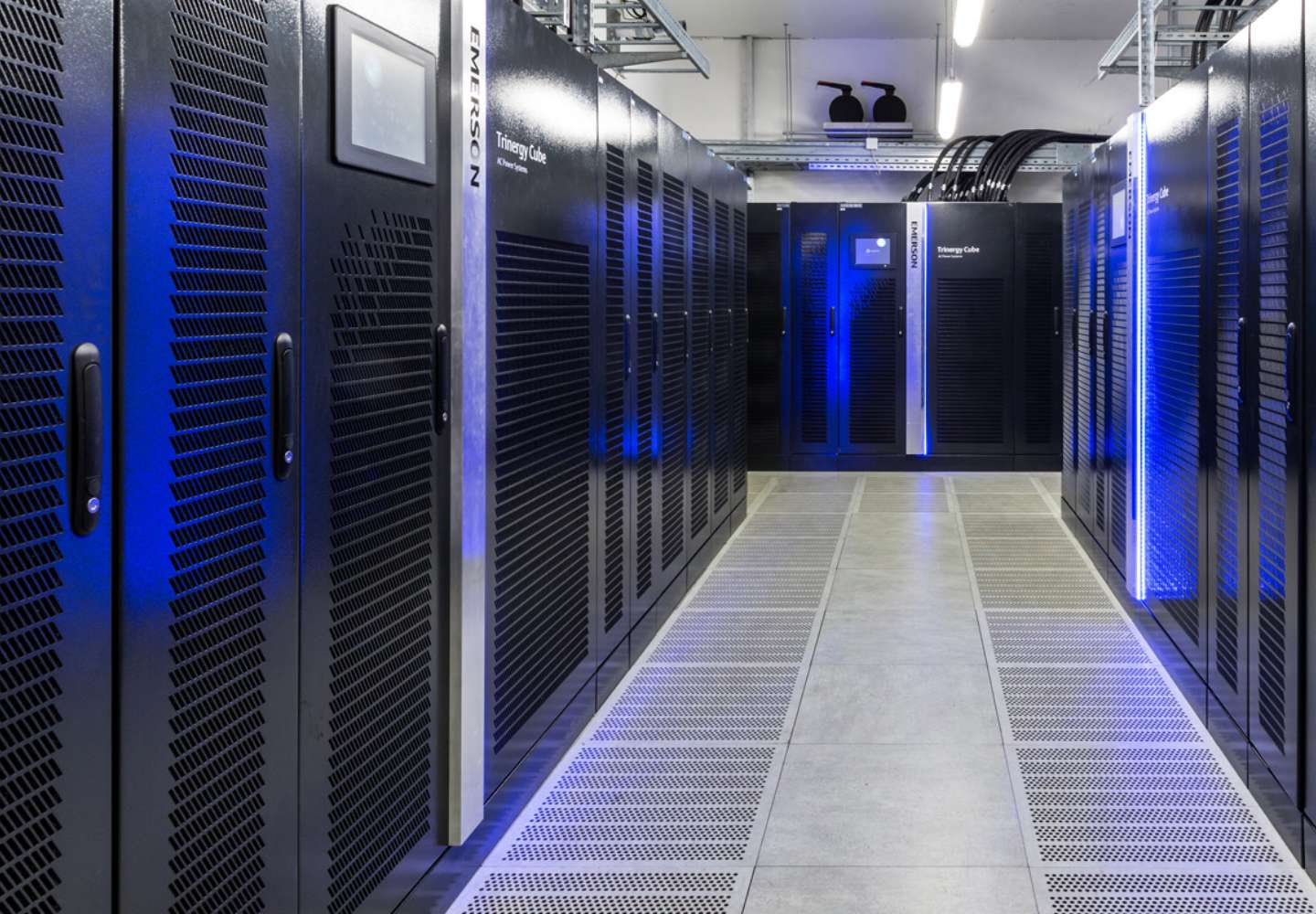 Data centers: how to benefit from colocation | NTT DATA
